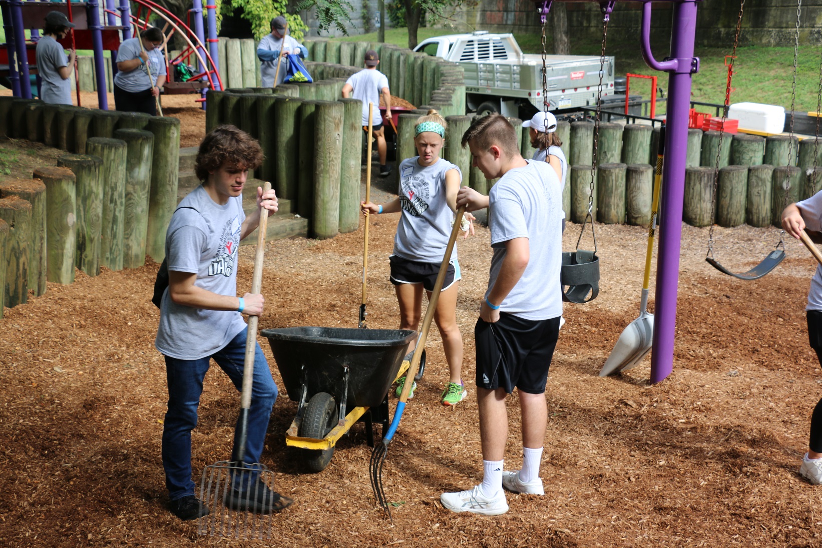 Volunteers help the community during 31st annual Day of Caring (photos ...