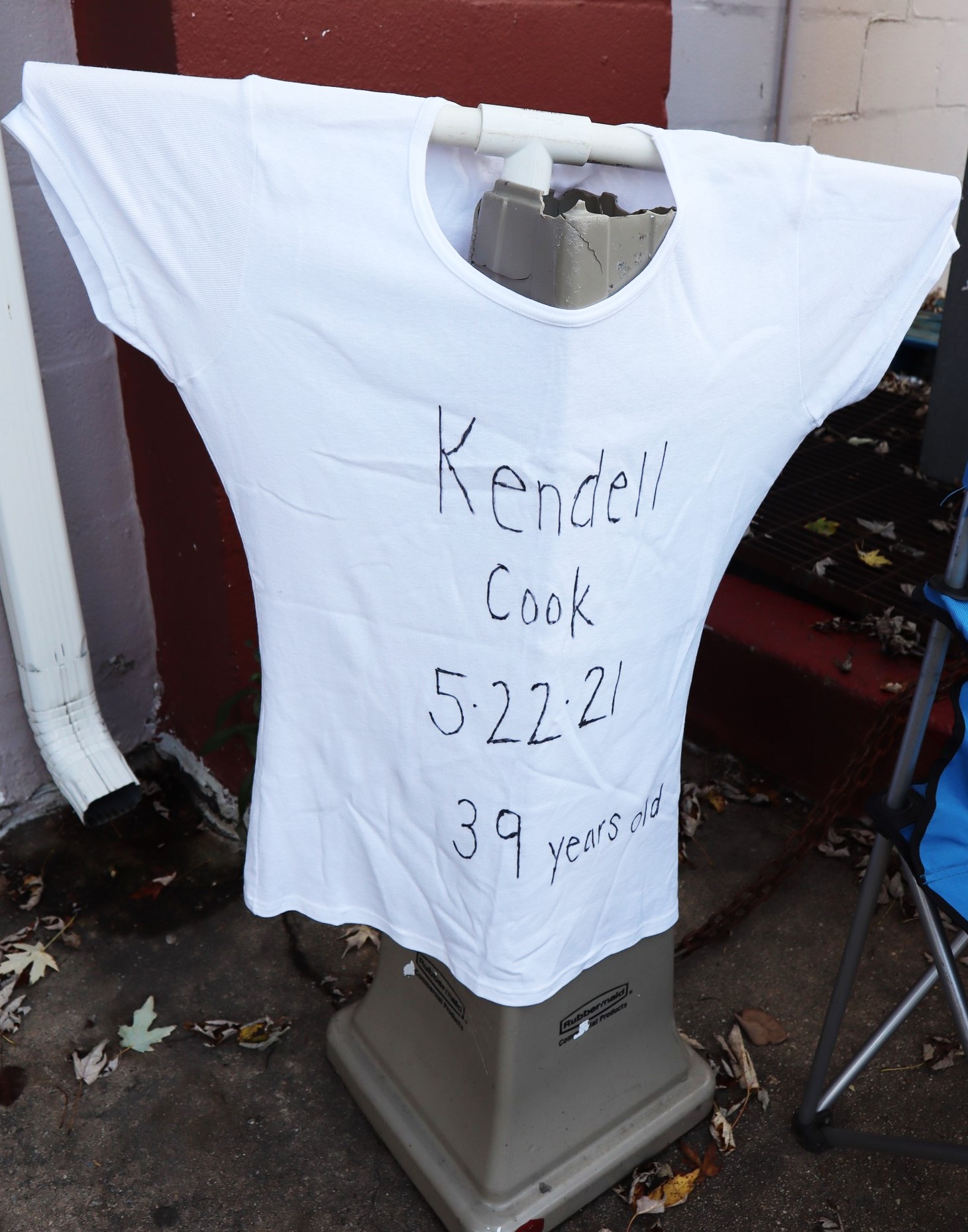 At community Thanksgiving meal, advocates call for an end to gun ...