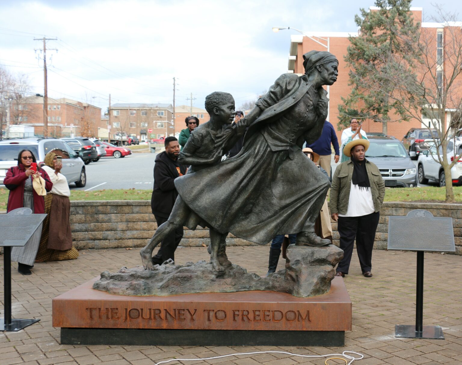 Harriet Tubman sculpture unveiled in southeast Lancaster (photos) - One ...
