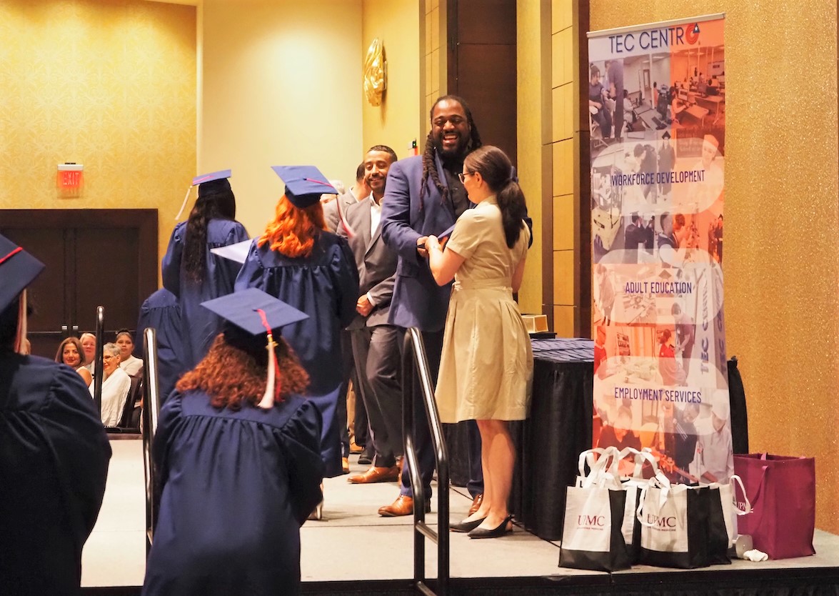 Tec Centro honors graduates, SACA founder Carlos Graupera (photos ...